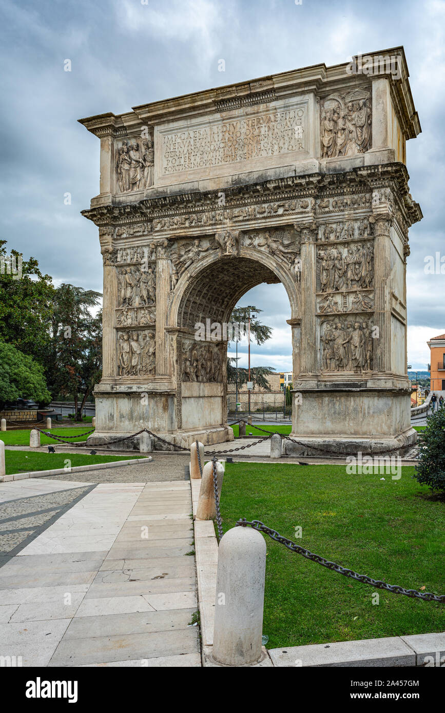 Door with roman arches hi-res stock photography and images - Alamy