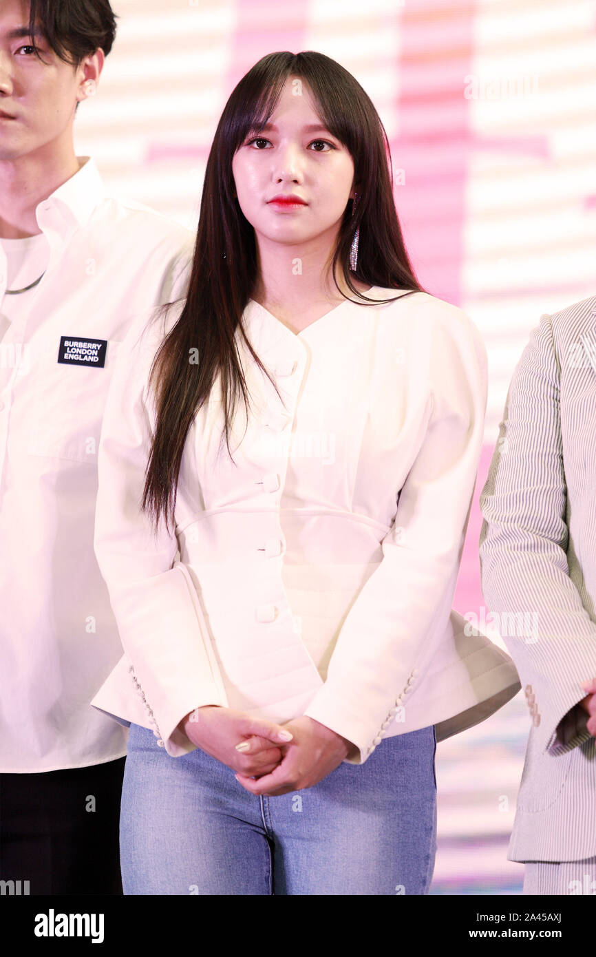 Chinese singer Cheng Xiao of South Korean-Chinese girl group Cosmic ...