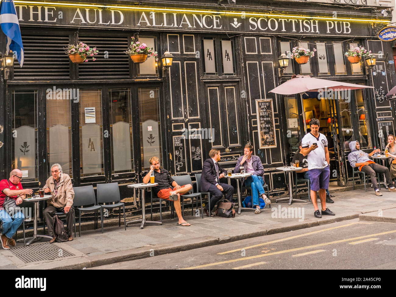 Scottish pub hi-res stock photography and images - Alamy