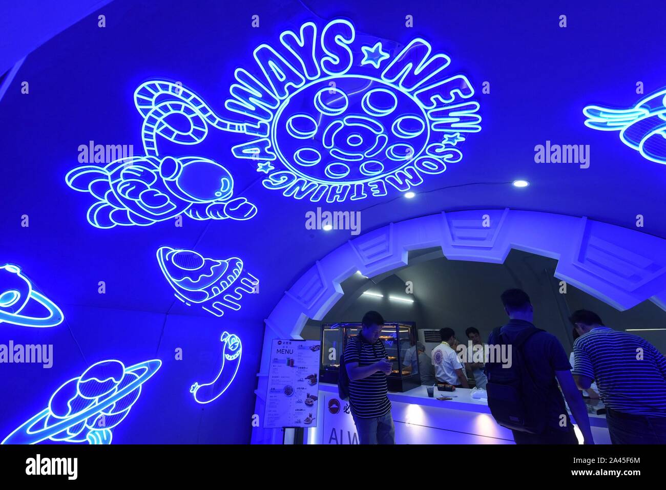 Invited guests experience the rocket-built restaurant in Hangzhou city ...