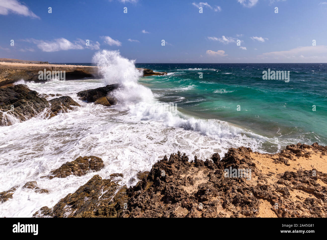 Aruba coastline ocean rocks sea hi-res stock photography and images - Alamy