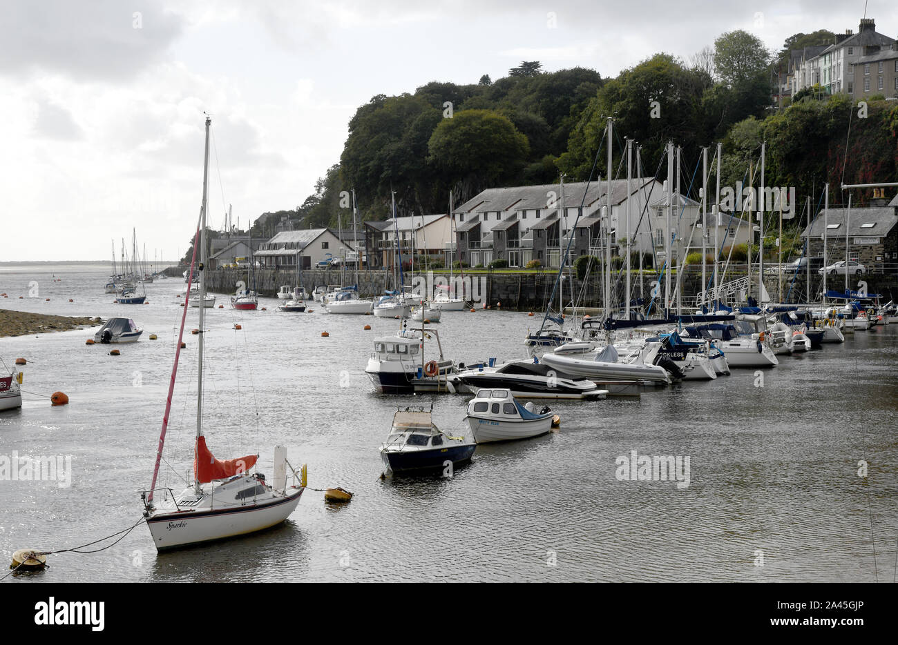Porthmadog harbour Stock Photo - Alamy