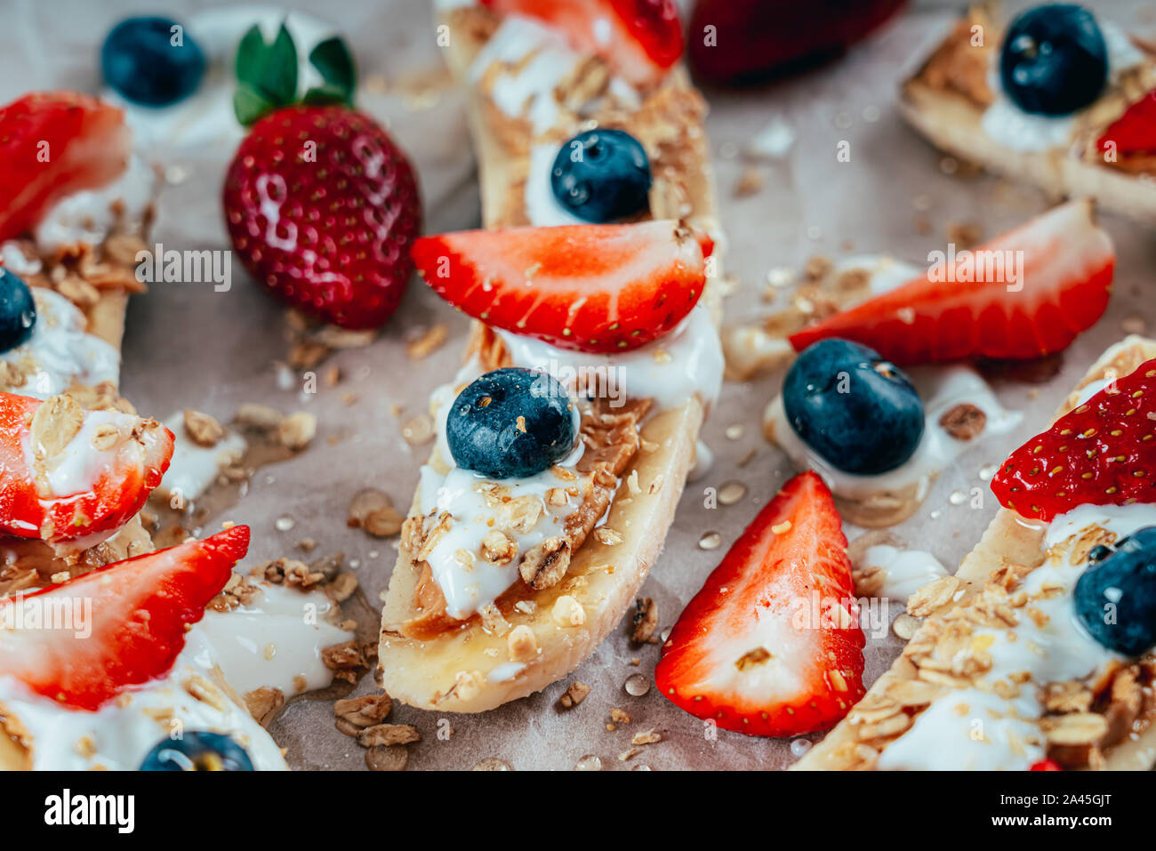 Blueberries strawberries honey hi-res stock photography and images - Alamy