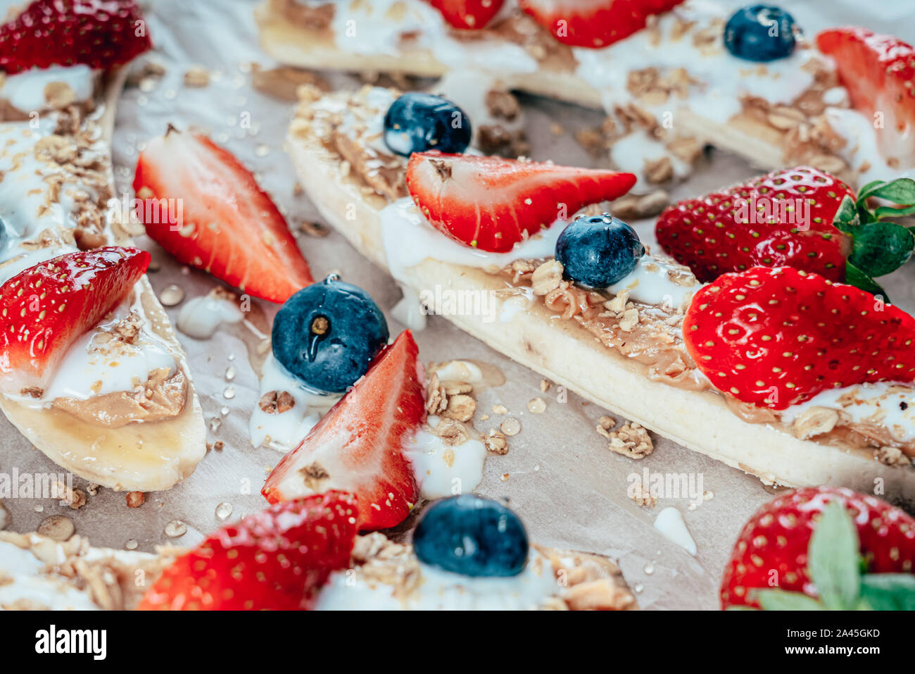 Blueberries strawberries honey hi-res stock photography and images - Alamy