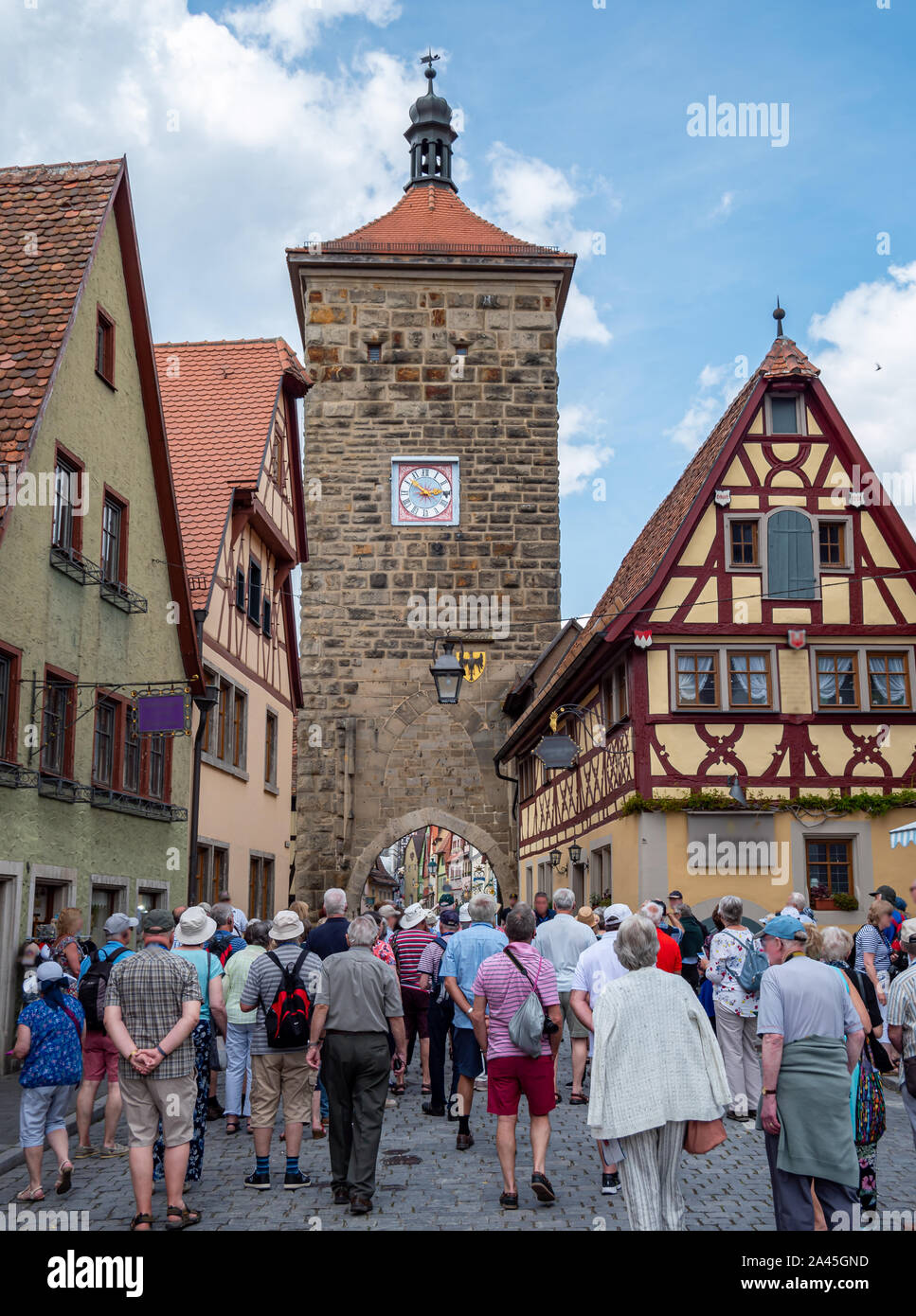 Tourism in the old town of Rothenburg ob der Tauber Stock Photo - Alamy