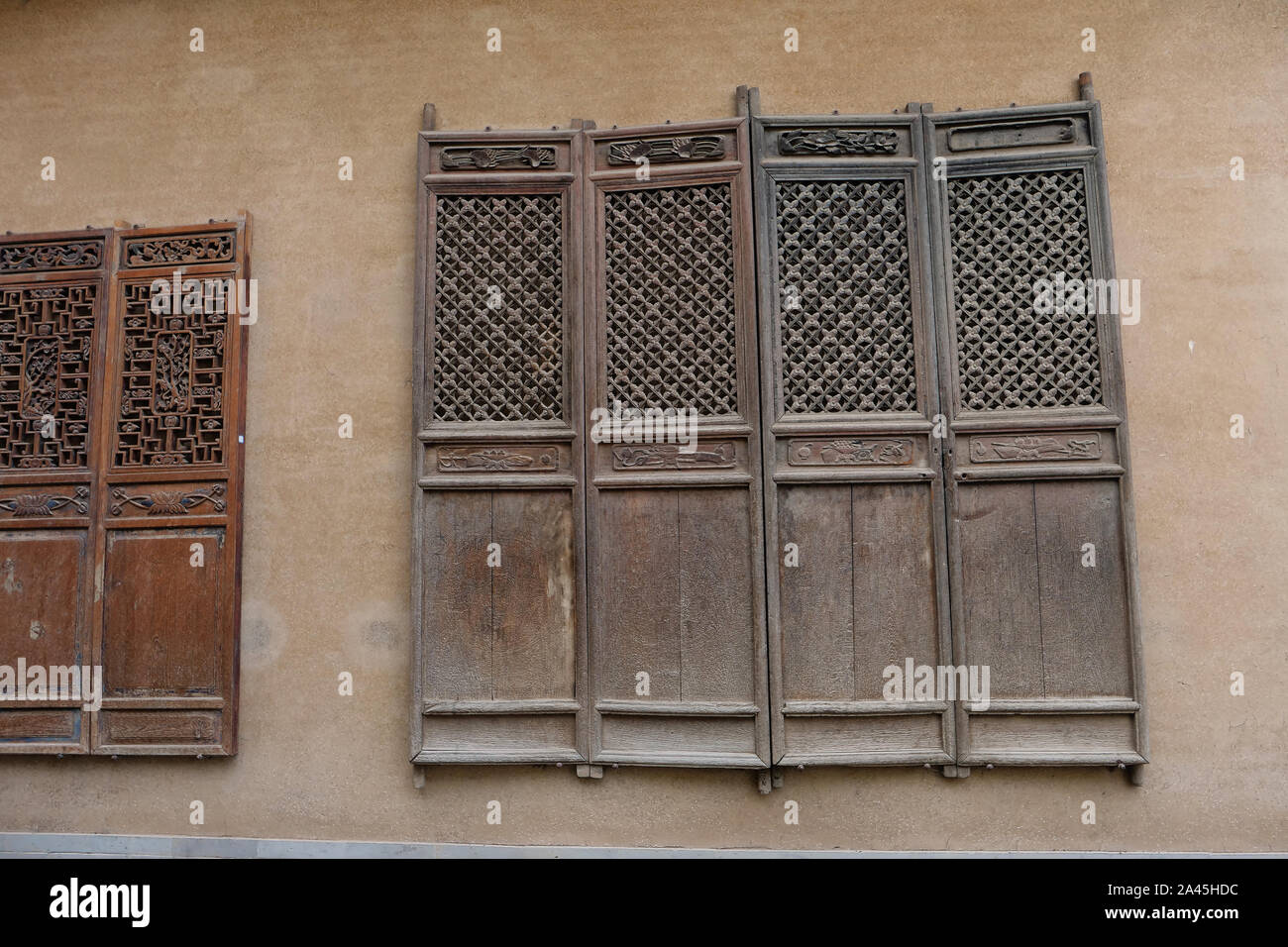 Traditional Chinese Residences interior wooden door with painting ...