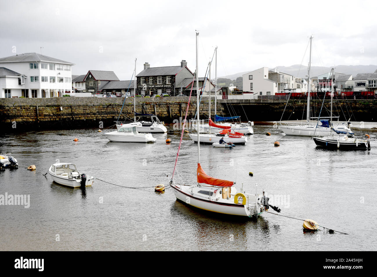 The harbour porthmadog hi-res stock photography and images - Alamy