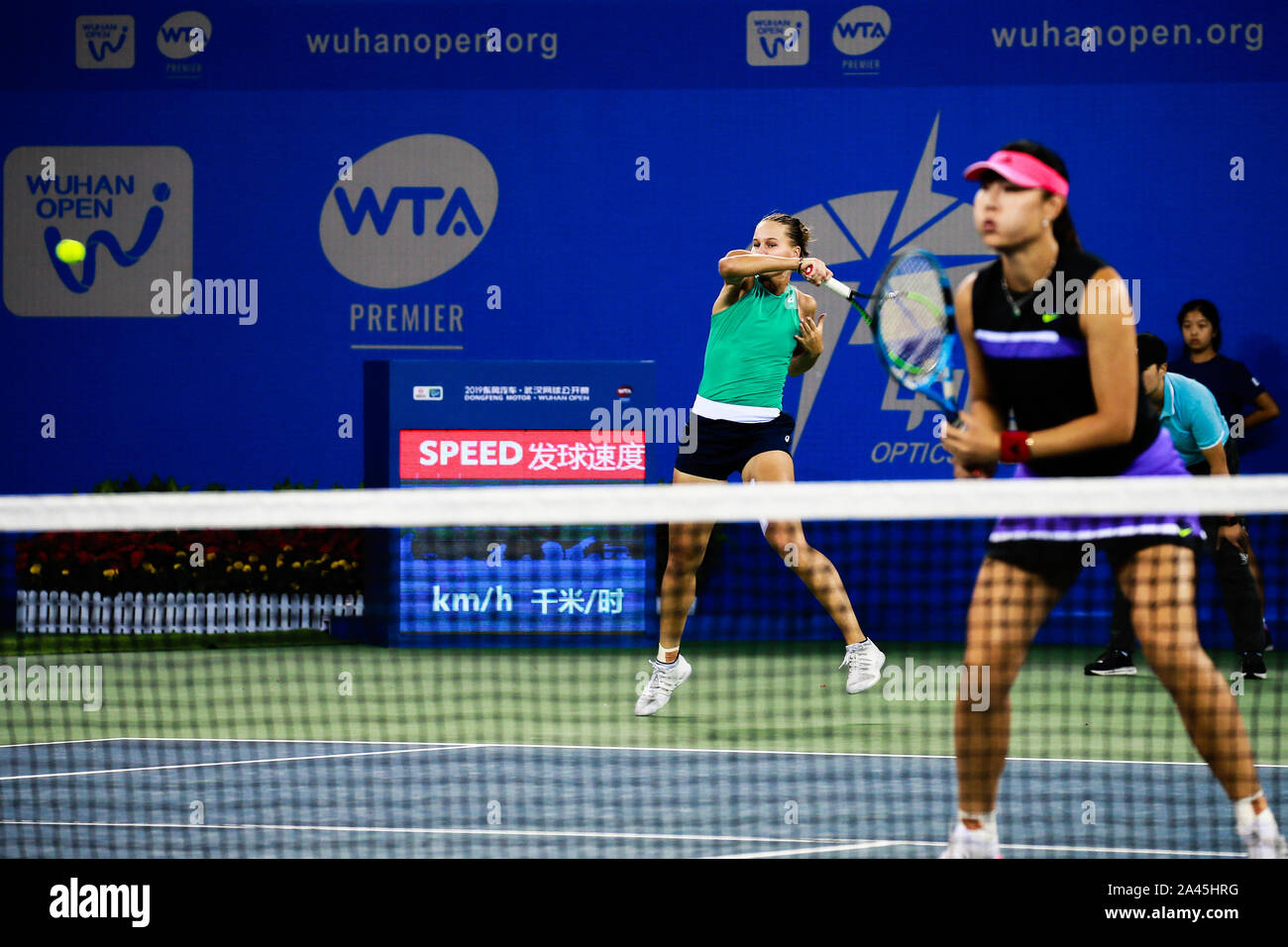 Chinese professional tennis players Duan Yingying and Russian ...
