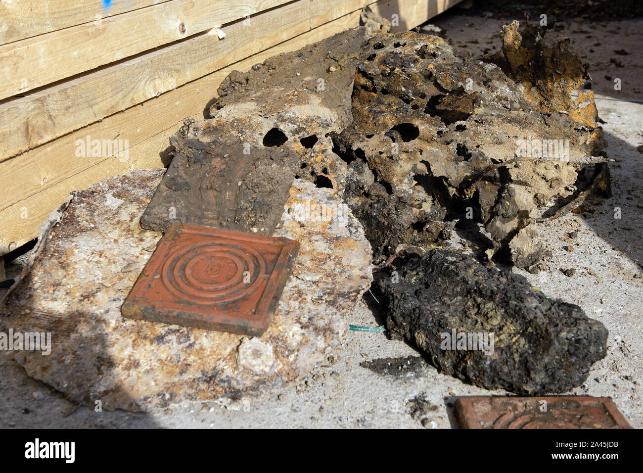 Slag bricks hi-res stock photography and images - Alamy