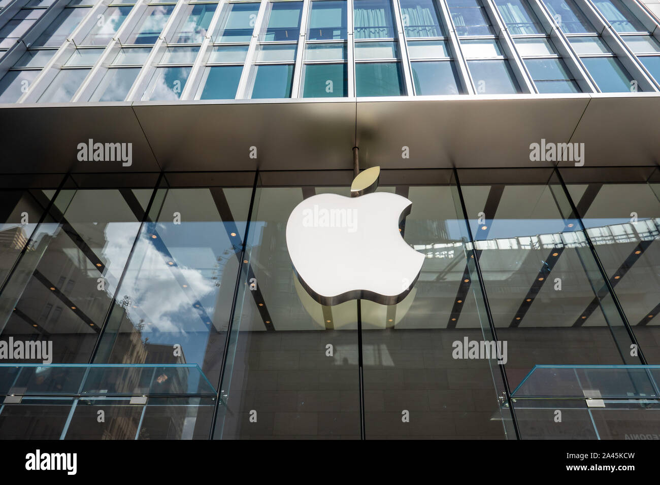 Apple lovers of all ages flock to an Apple Retail Store to experience ...