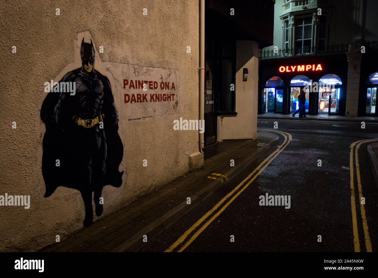 Night street scenes in england hi-res stock photography and images - Alamy