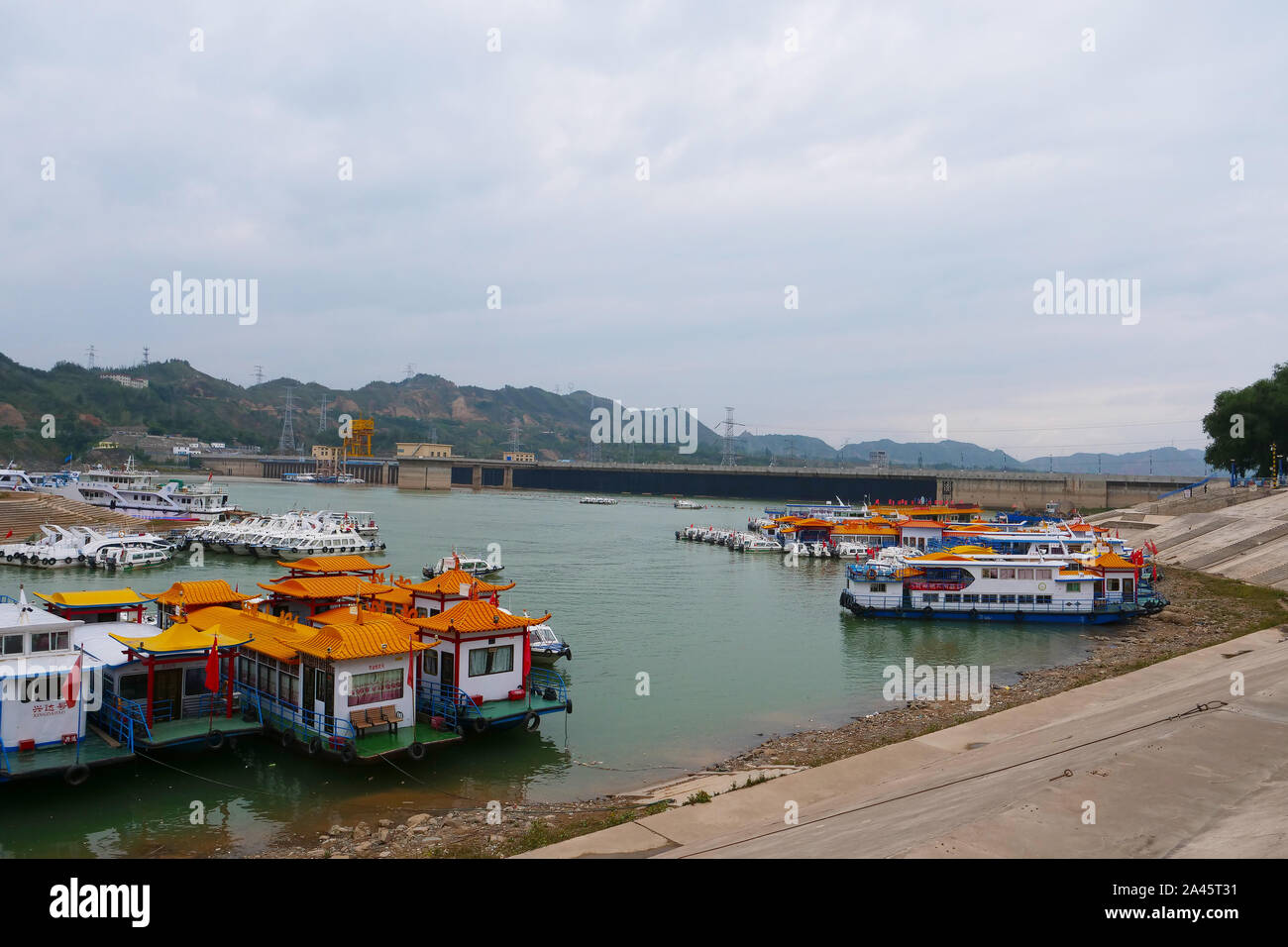Bingling temple hi-res stock photography and images - Alamy