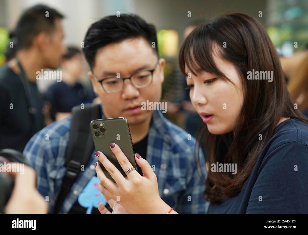 Because of the launch of new series of iPhone 11, Apple lovers flock to ...