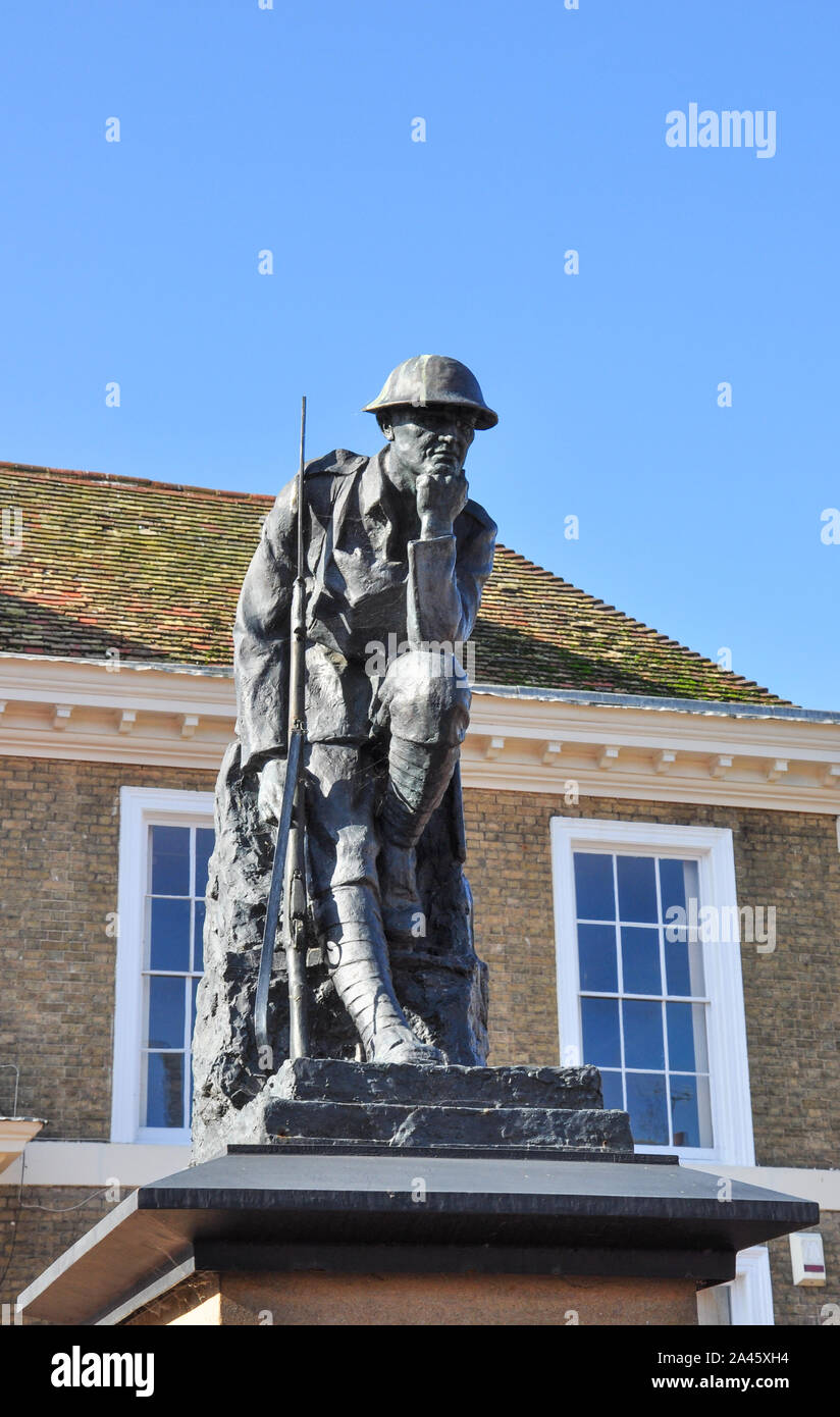 War Memorial (The Thinking Soldier), Market Square, High Street ...