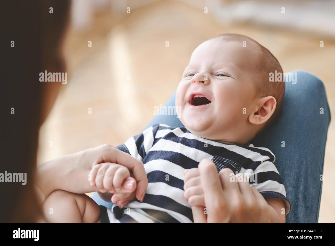 Female glance hi-res stock photography and images - Alamy