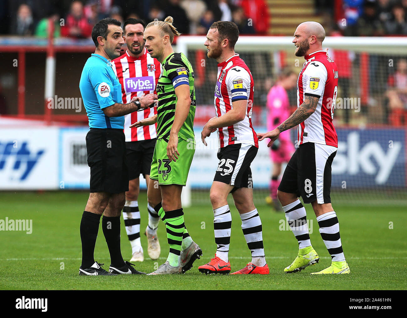 Referee paul marsden hi-res stock photography and images - Alamy