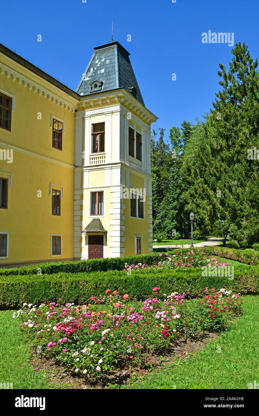 Betler hi-res stock photography and images - Alamy