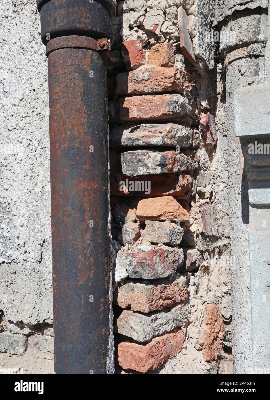 Wall of an old ruined building Stock Photo - Alamy
