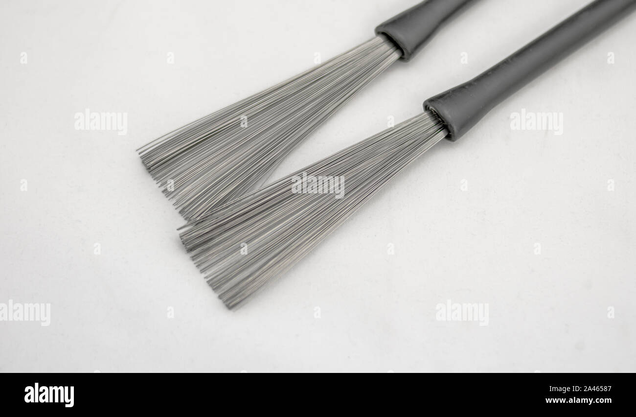 Snare drum brush hi-res stock photography and images - Alamy