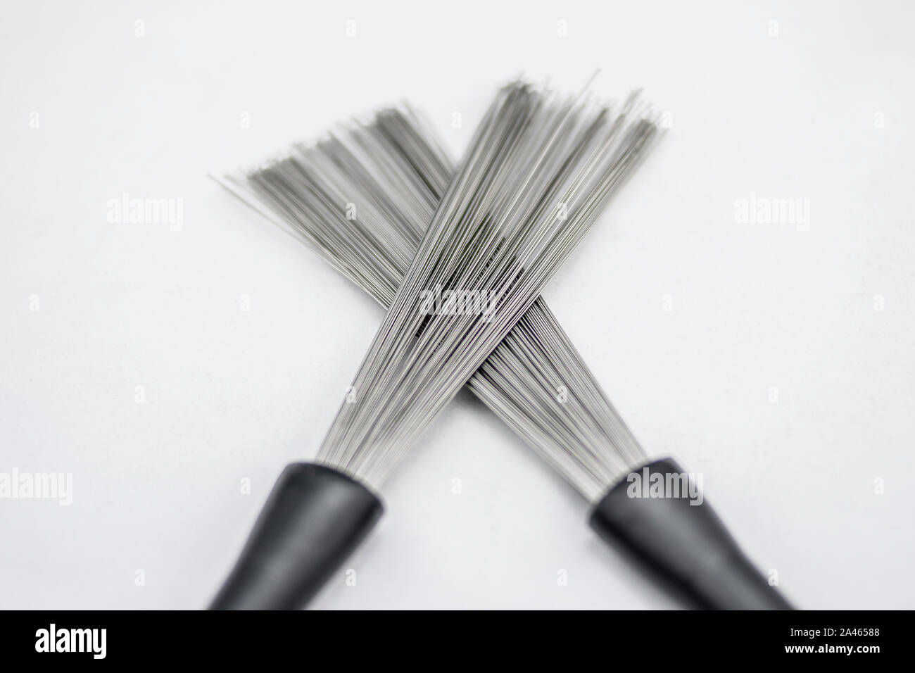 Drum brushes to play styles such as jazz or swing, metallic, bright ...