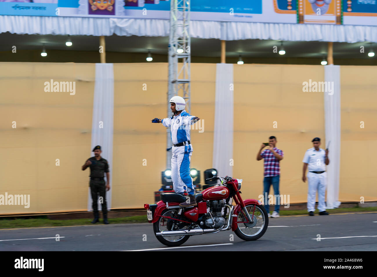 Carnival stunt hi-res stock photography and images - Alamy