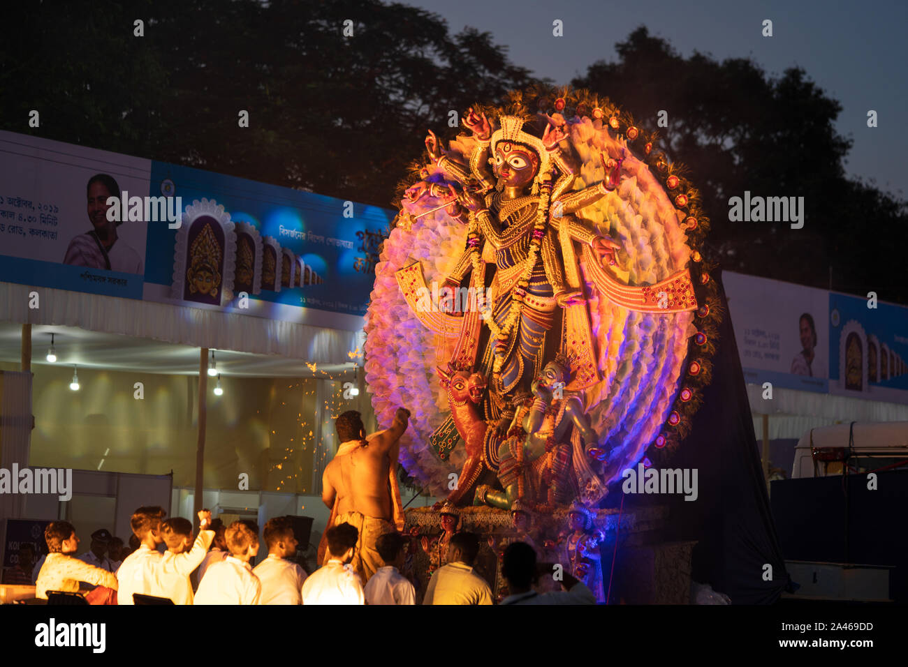 Durga puja pandal decoration hi-res stock photography and images - Alamy