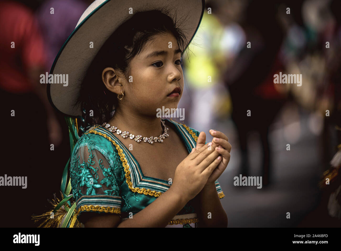 Bolivian girl in national costume hi-res stock photography and images ...