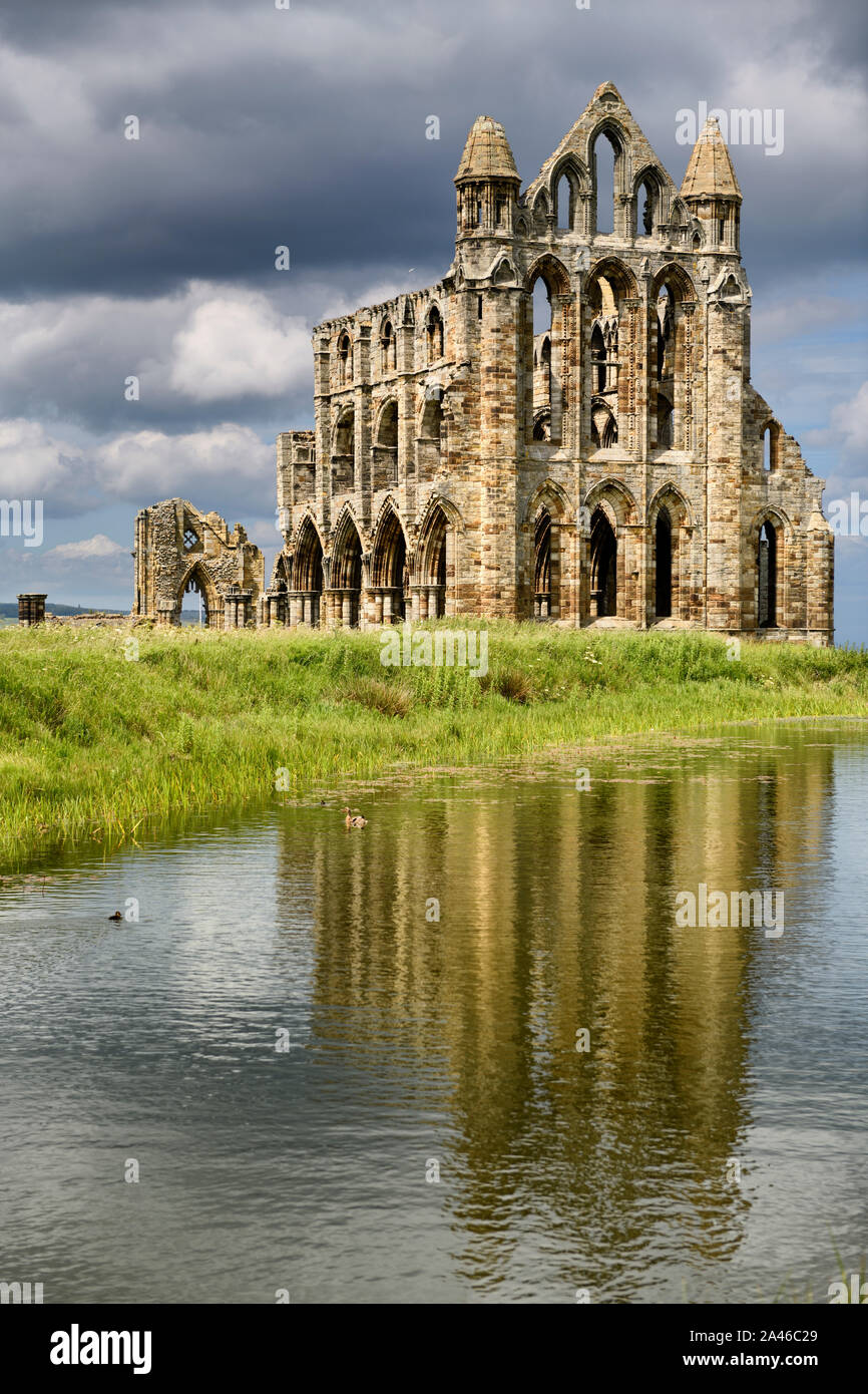 Gothic ruin hi-res stock photography and images - Alamy