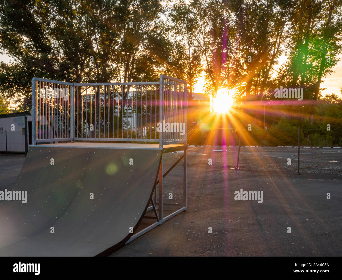 Halfpipe skate hi-res stock photography and images - Alamy