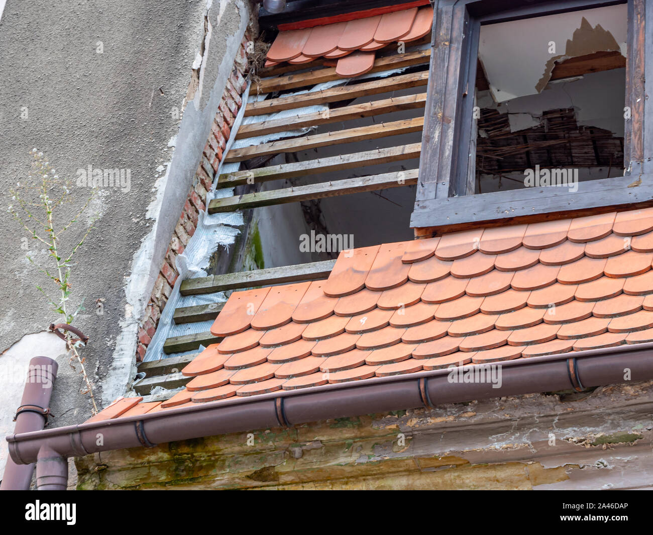 Bad weather damage accident hi-res stock photography and images - Alamy