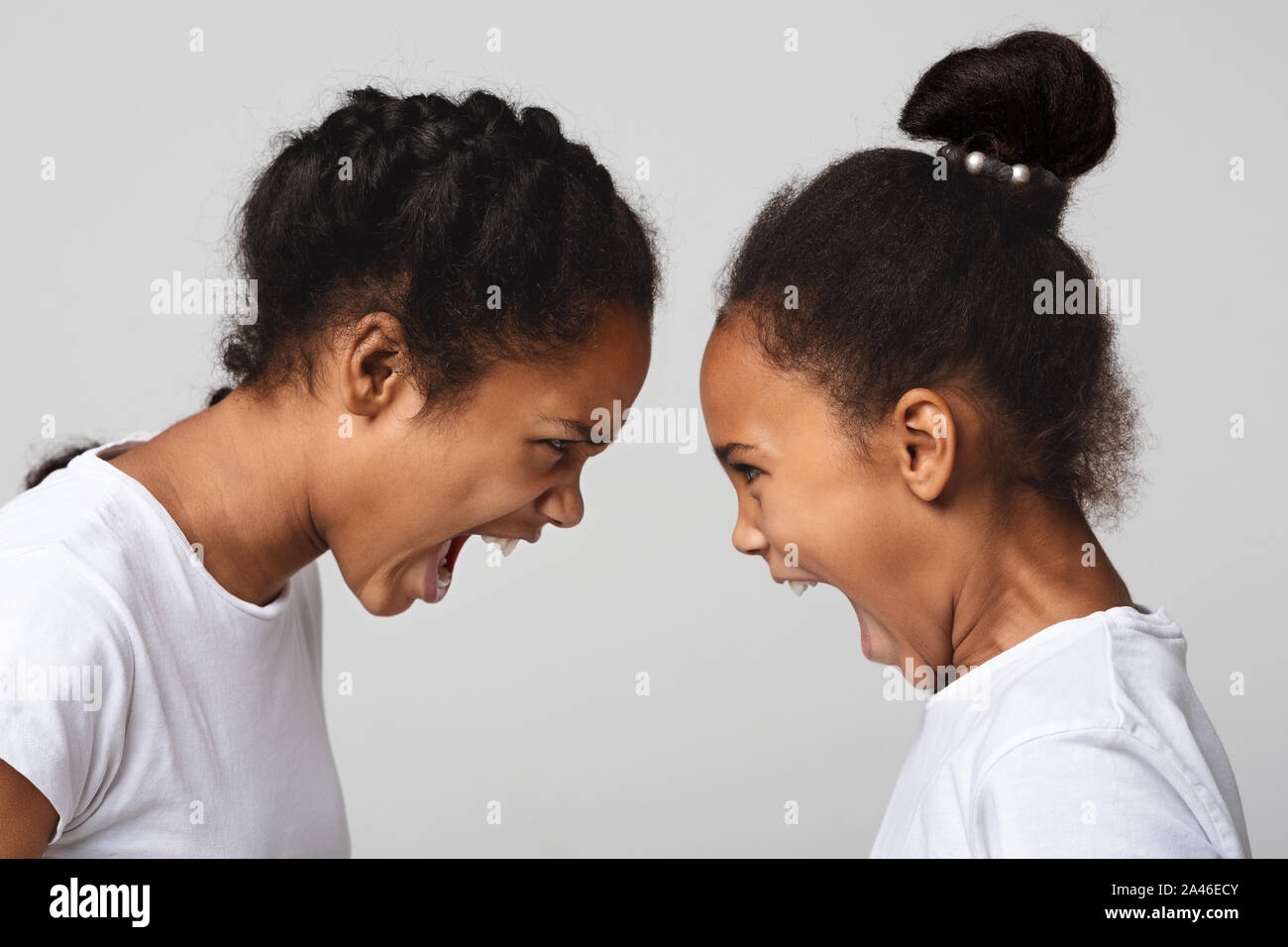 Two people screaming at each other hi-res stock photography and images - Alamy