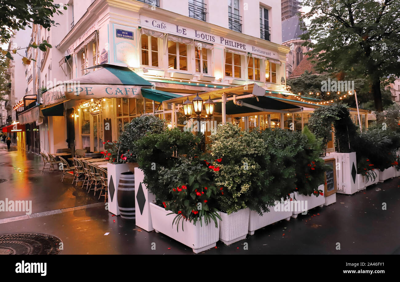 The traditional French cafe Louis Philippe, Paris, France Stock Photo ...