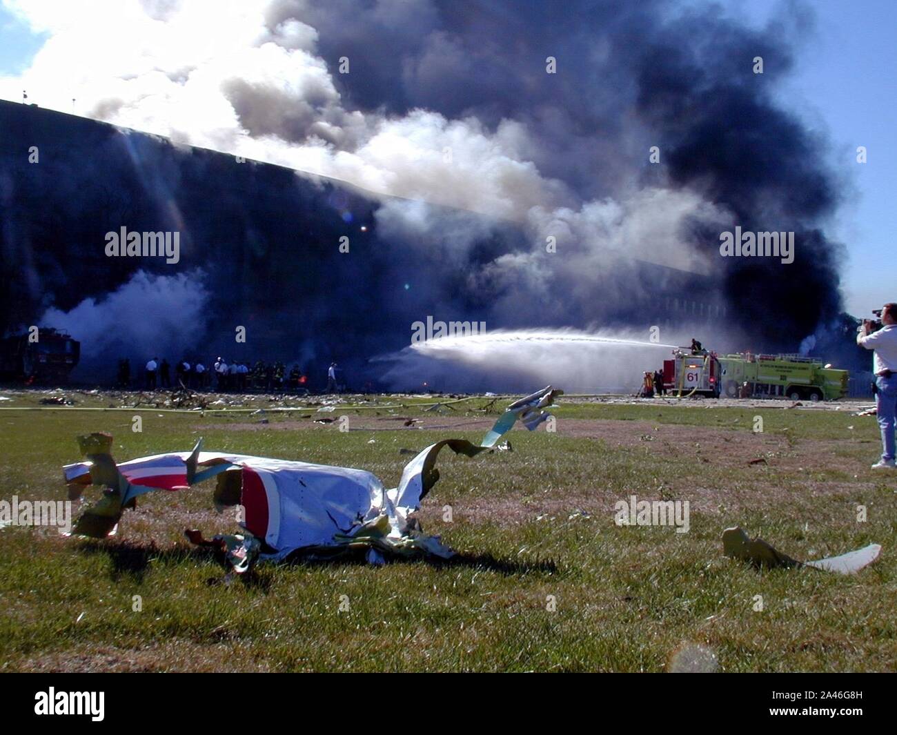 Flight 77 wreckage at Pentagon Stock Photo - Alamy