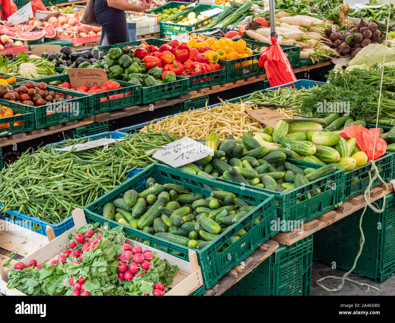 Sales stall with fresh fruits and vegetables from the region Stock ...