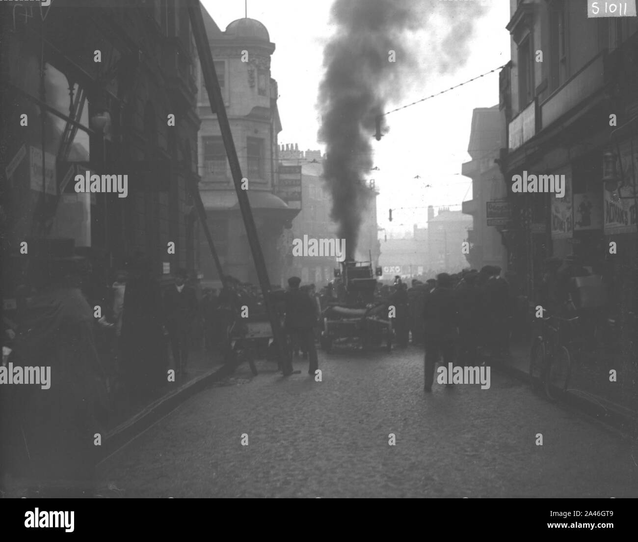 Fire engine on Bridge Street, York. YORYM-S1011 Stock Photo - Alamy