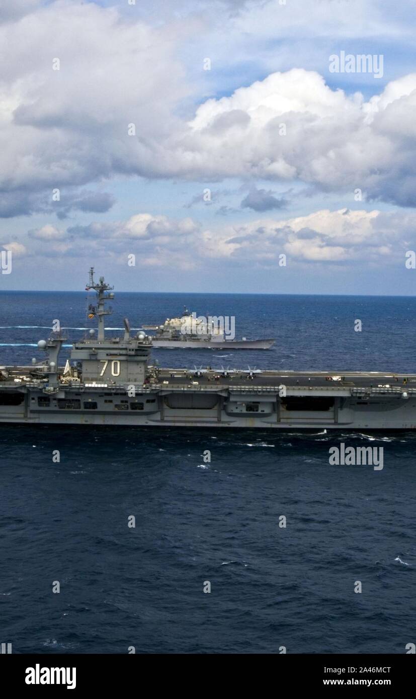 Fleet conducts maneuvers Stock Photo - Alamy