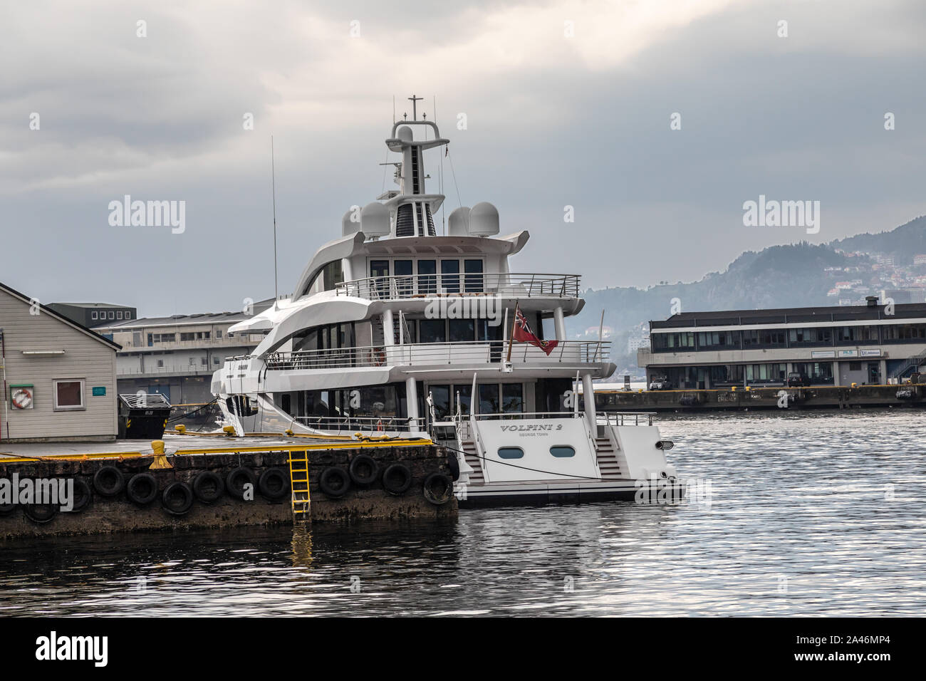 Large white superyacht moored hi-res stock photography and images - Alamy