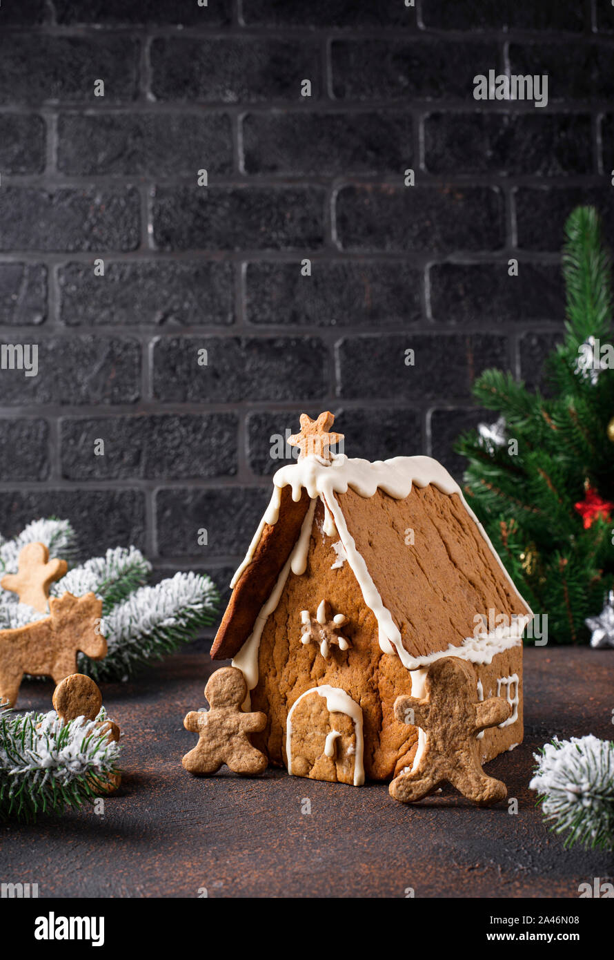 Christmas homemade gingerbread house Stock Photo - Alamy