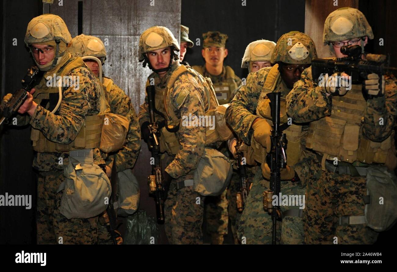 Fleet antiterrorism security team hi-res stock photography and images ...