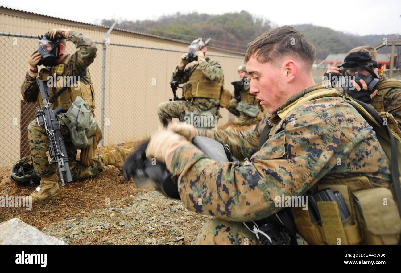 Fleet antiterrorism security team hi-res stock photography and images ...