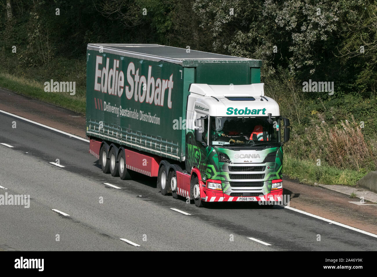 Eddie stobart articulated lorry trailer hi-res stock photography and ...