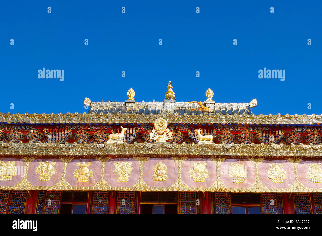 Golden Summit Tibetan Buddhist monastery Arou Da Temple in Qinghai ...