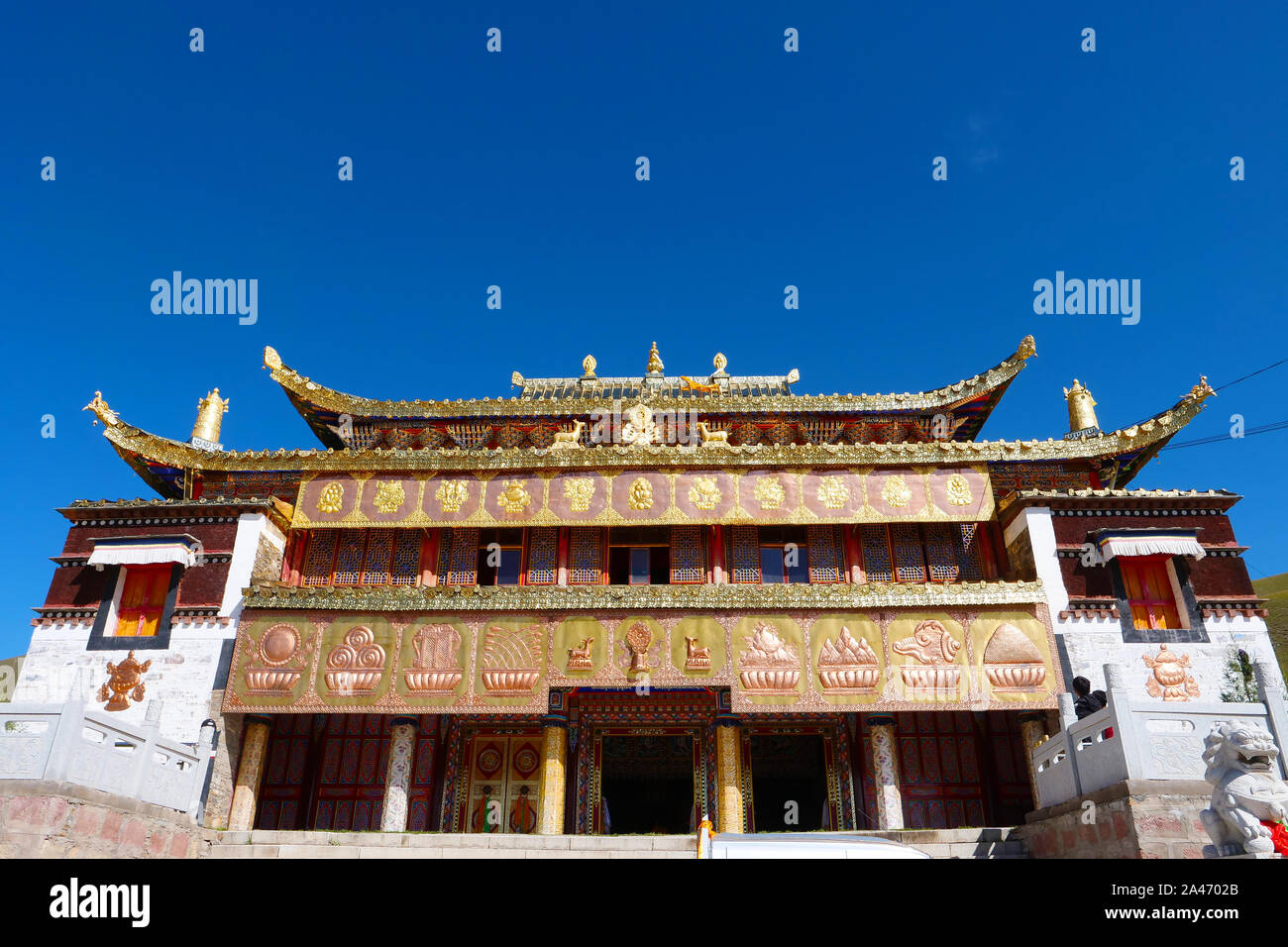 Golden Summit Tibetan Buddhist monastery Arou Da Temple in Qinghai ...