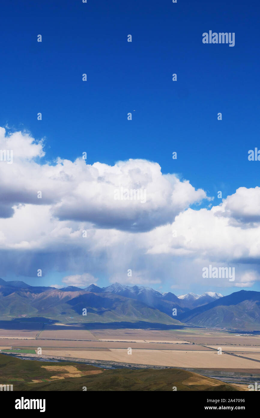 Qilian mountains in qinghai china province hi-res stock photography and ...