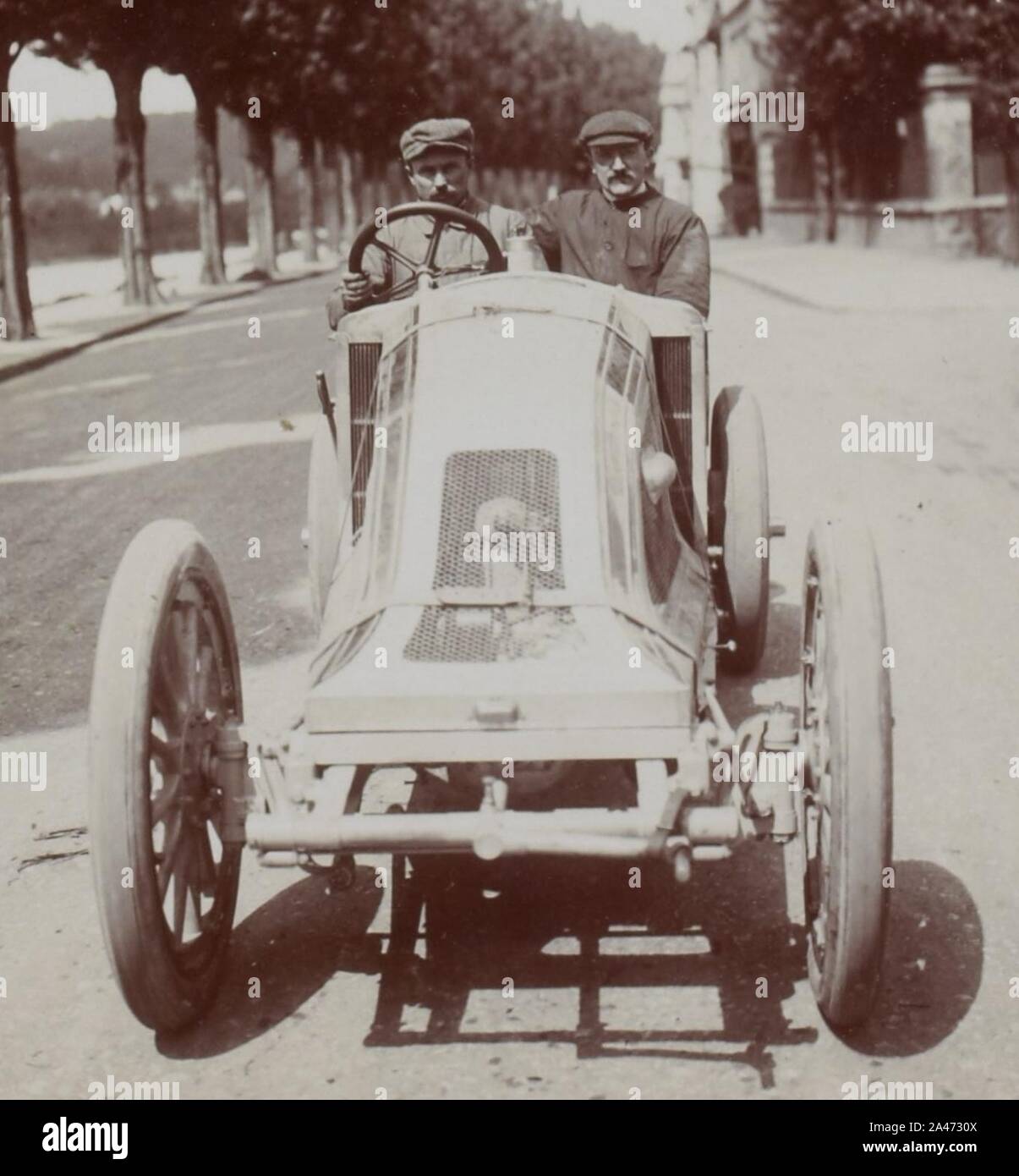 Vintage 1908 renault hi-res stock photography and images - Alamy