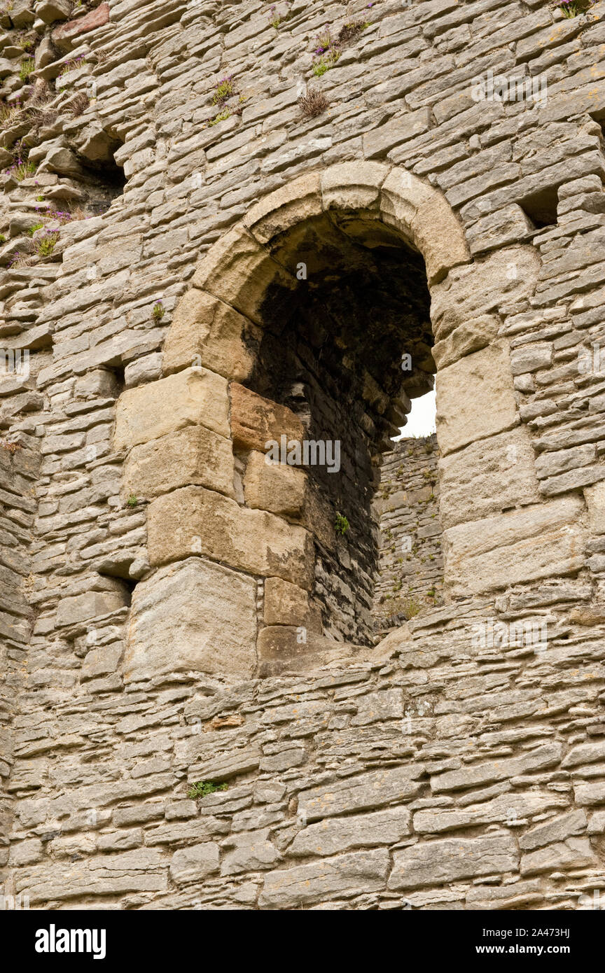 Castle detail window hi-res stock photography and images - Alamy