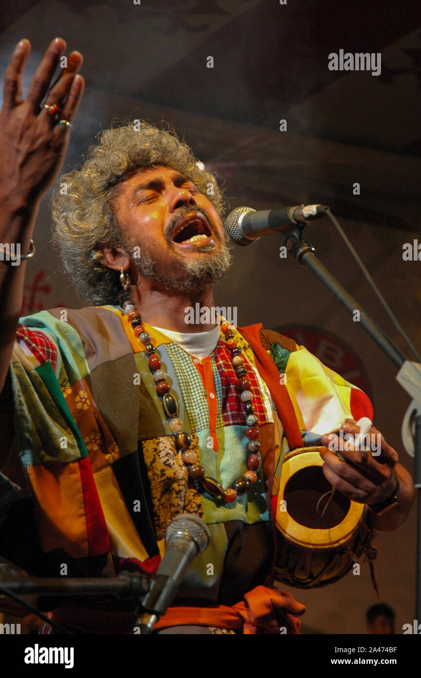 Indian baul dress hi-res stock photography and images - Alamy