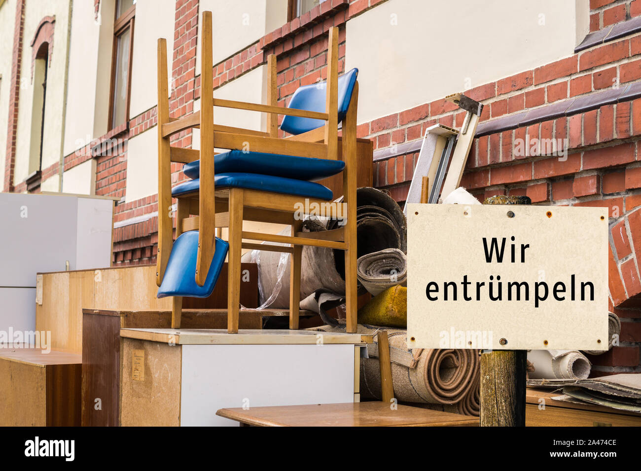 German trash sign hi-res stock photography and images - Alamy