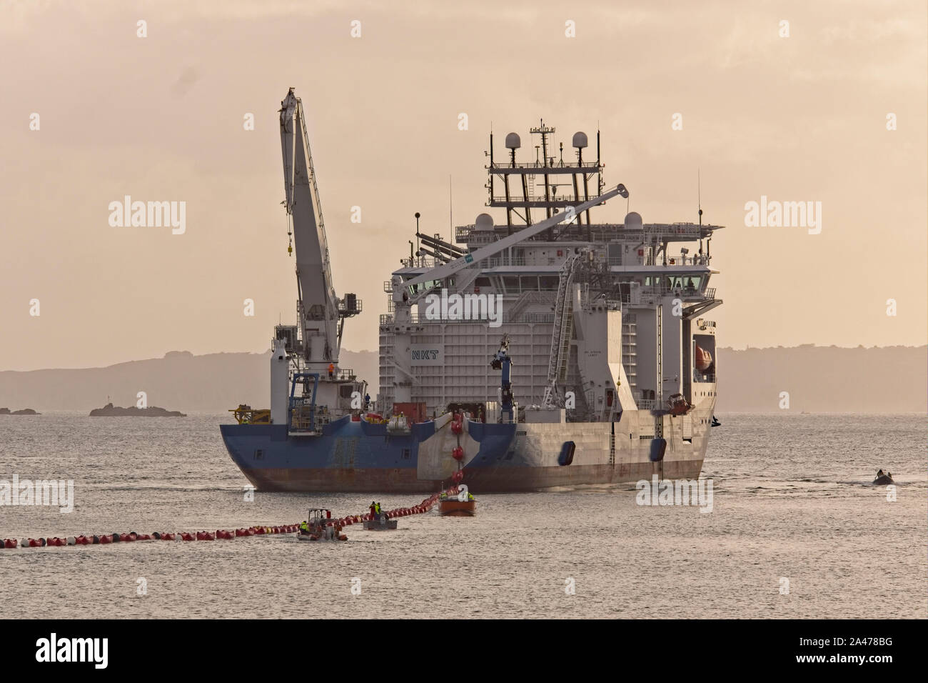 Undersea Electric Cable Preparatory Work Stock Photo - Alamy Undersea Electric Cable Preparatory Work Stock Photo - Alamy