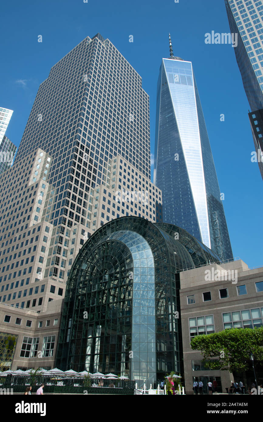 Brookfield place one world trade center hi-res stock photography and ...